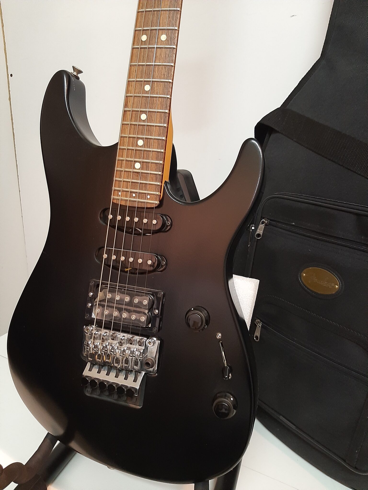 FENDER SHOWMASTER STRATOCASTER AMERICANA - MorenoMusica.it